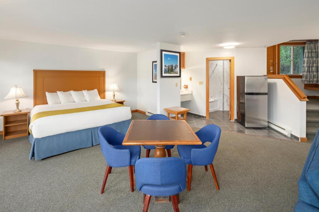 Canadian Princess Lodge & Marina, Ucluelet (updated prices 2025)