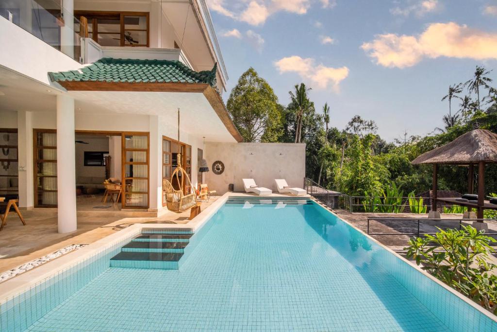 Luxury Villa in City Center w/ Natural Pool La Bohemia Residence Villas ...