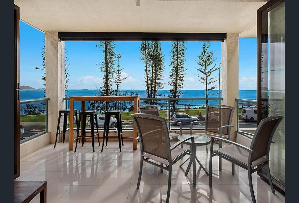 Alexandra Headland Beach - Stunning Views ZF9, Alexandra Headland ...