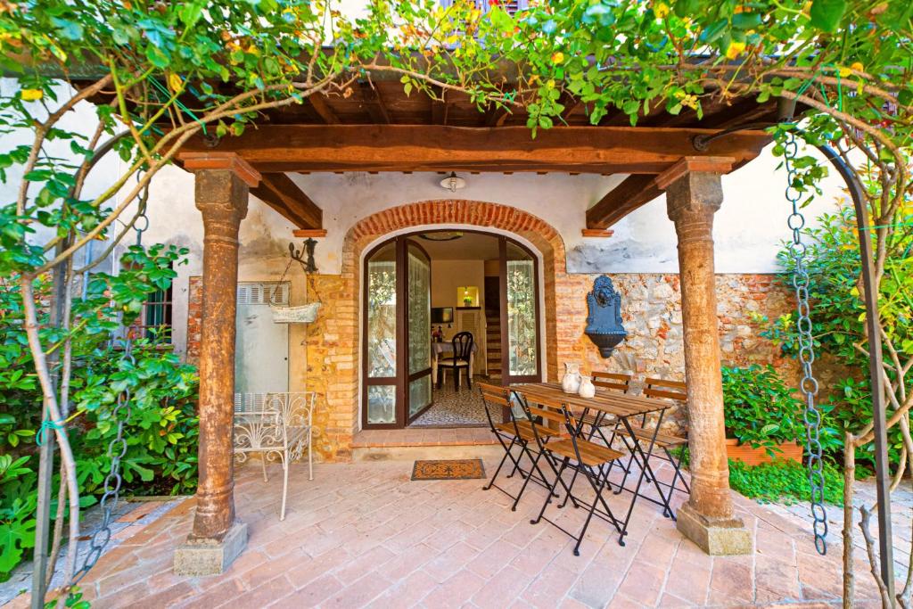 Domus Placidia, Lajatico (precios actualizados 2026)