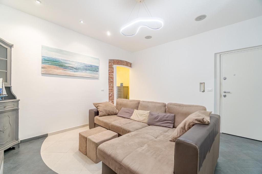 Comfy Apartment x4 - w/ Balcony, Genova (updated prices 2025)