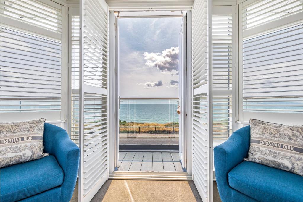 Beach house with Sea View & Pool, Southbourne (updated prices 2026)