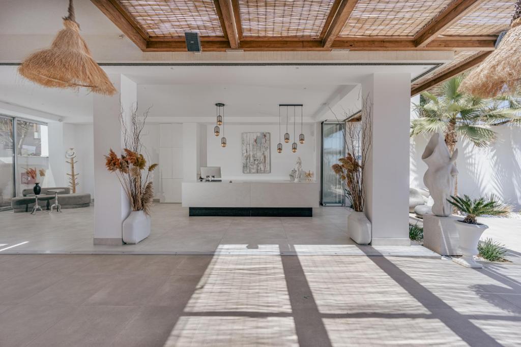Galazio Beach Resort in Hersonissos - Traveleto