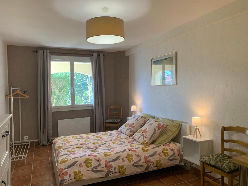 Gîte des Terres Rouges, Saint-Georges-dʼOrques (tarifs actualisés 2024)