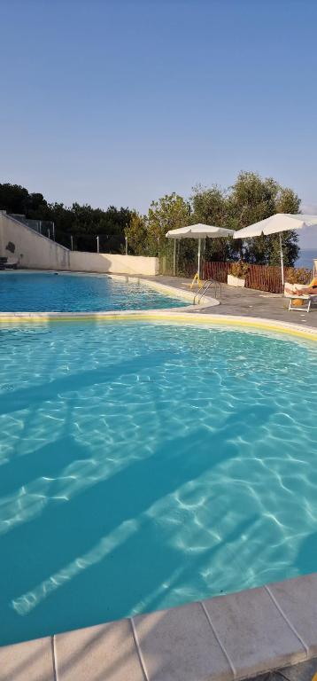 Apartment [VISTA SOLO MARE] Bilocale luminosissimo con piscina ...