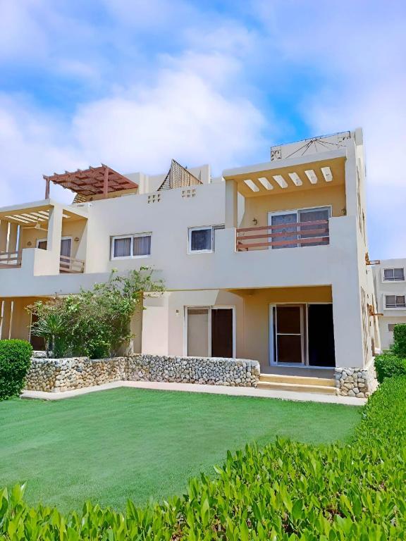 Mousa Coast aquapark view chalet with garden, Ras Sedr – Updated 2024 ...