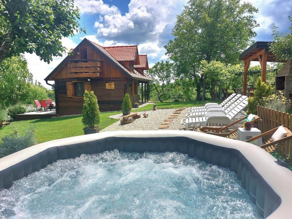 Family friendly house with a parking space Sveti Ivan Zelina, Prigorje ...