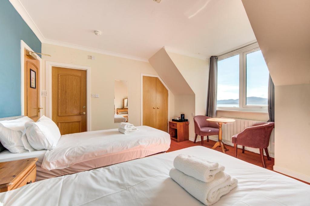 Onich Hotel & Lochside Beach Pods, Onich (updated prices 2025)