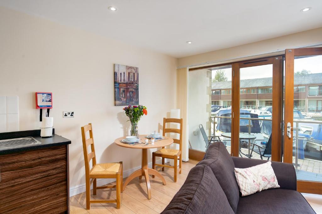 Tewitfield Marina, Carnforth (updated prices 2025)