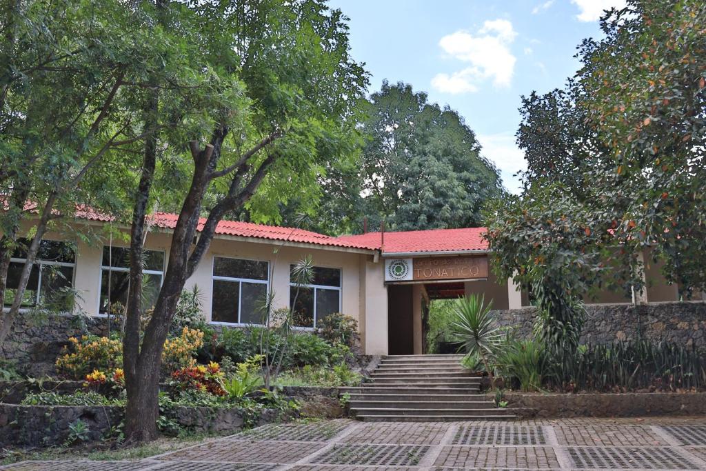 Centro De Retiro Tonatico - 