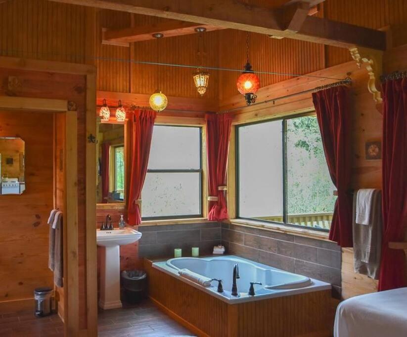 The Romantic Veranda @ Scenic Oaks, Greenvine (precios actualizados 2024)