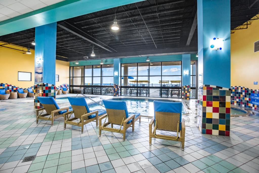 Beach Quarters Resort, Virginia Beach (updated prices 2025)