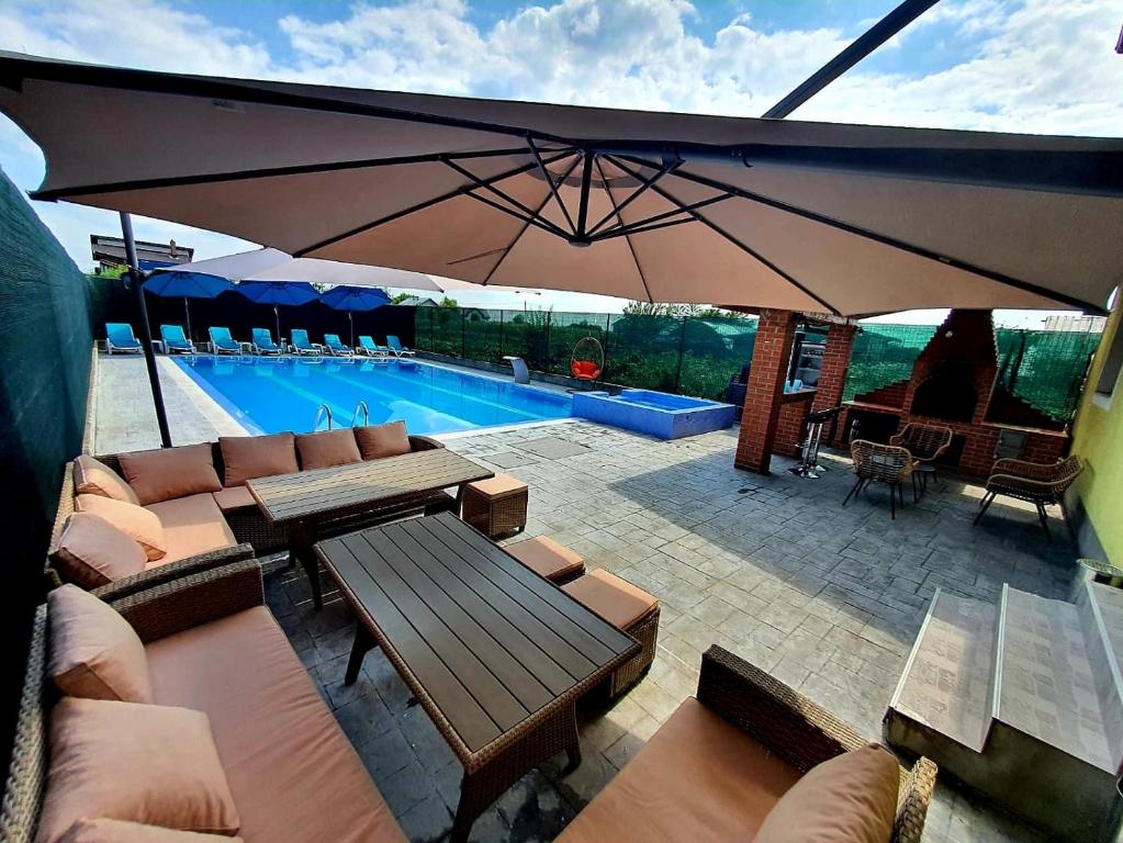 Alpha Pool House, Ghionea – Updated 2023 Prices
