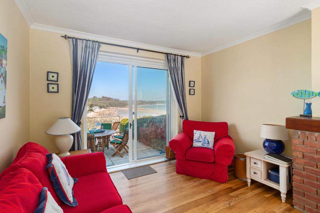 White Sails - Beach and Harbour Views, Saundersfoot (updated prices 2026)