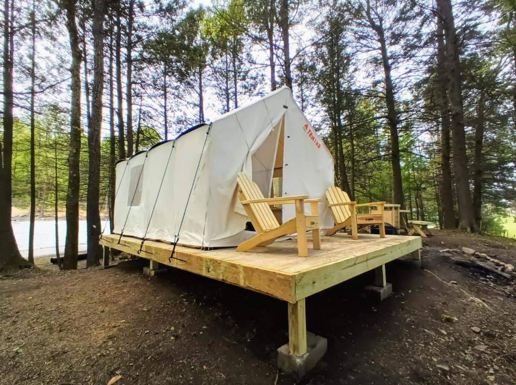Tentrr Signature Site - Lakeview Glampsite Hilltop Haven G1, Lake Ariel ...