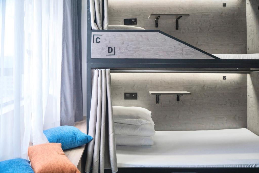 Sifang Space Hostel Xi'an - Xi'an TIYUCHANG metro station Line2, Xi'an ...