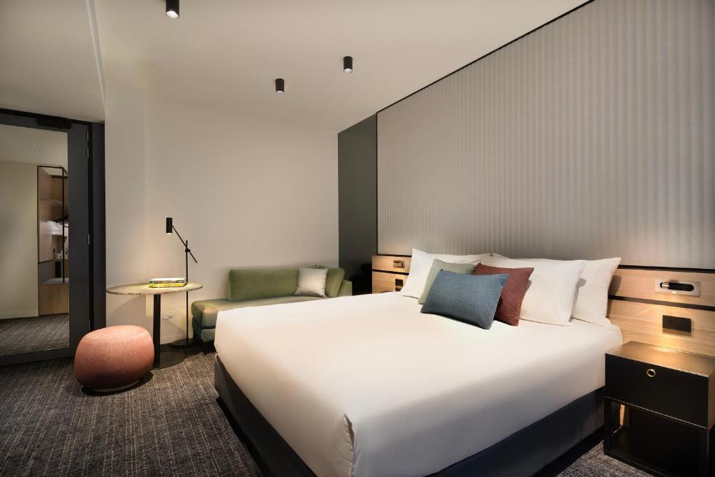 The Howey, Melbourne (updated prices 2025)