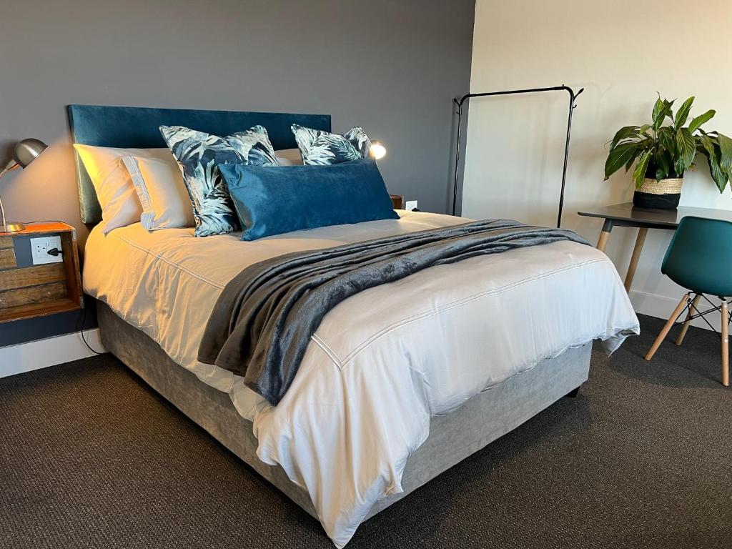 Waterfront Studio apartment no 5, Hermanus (updated prices 2026)