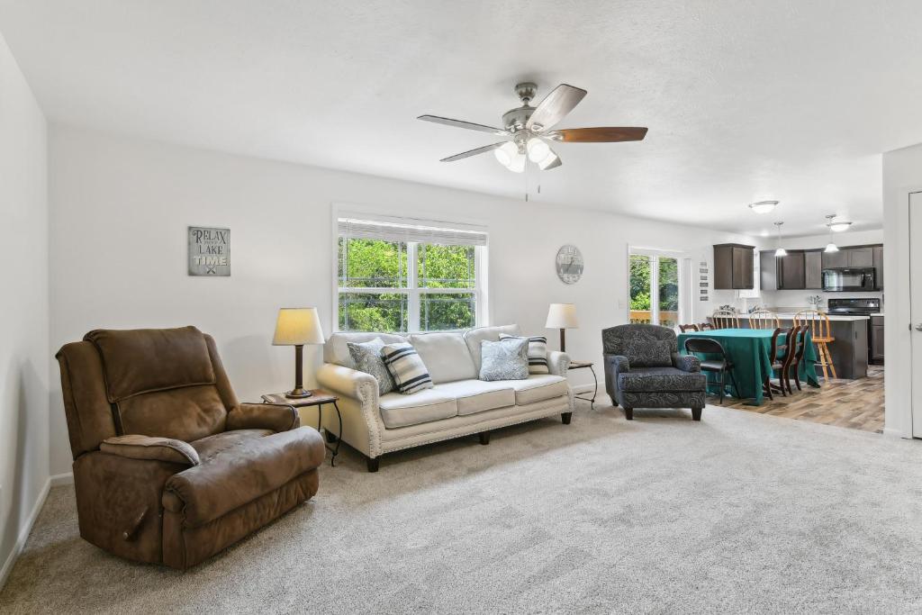 Ferienhaus Reeds Spring Home 4 Mi to Table Rock Lake! (USA Reeds Spring ...