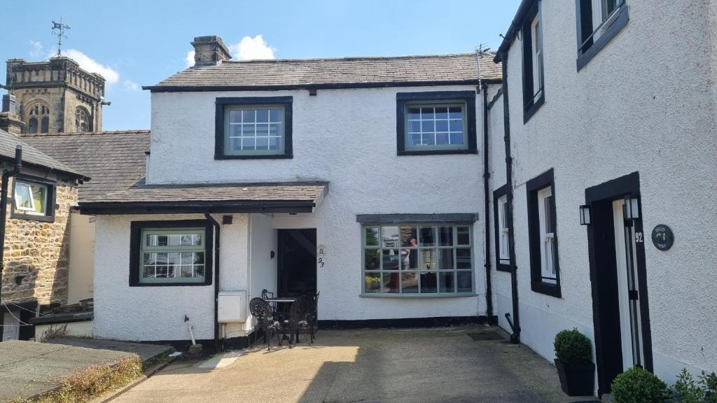 Bashall Barn, Eaves Hall, Outbarn All Close By - Lancashire