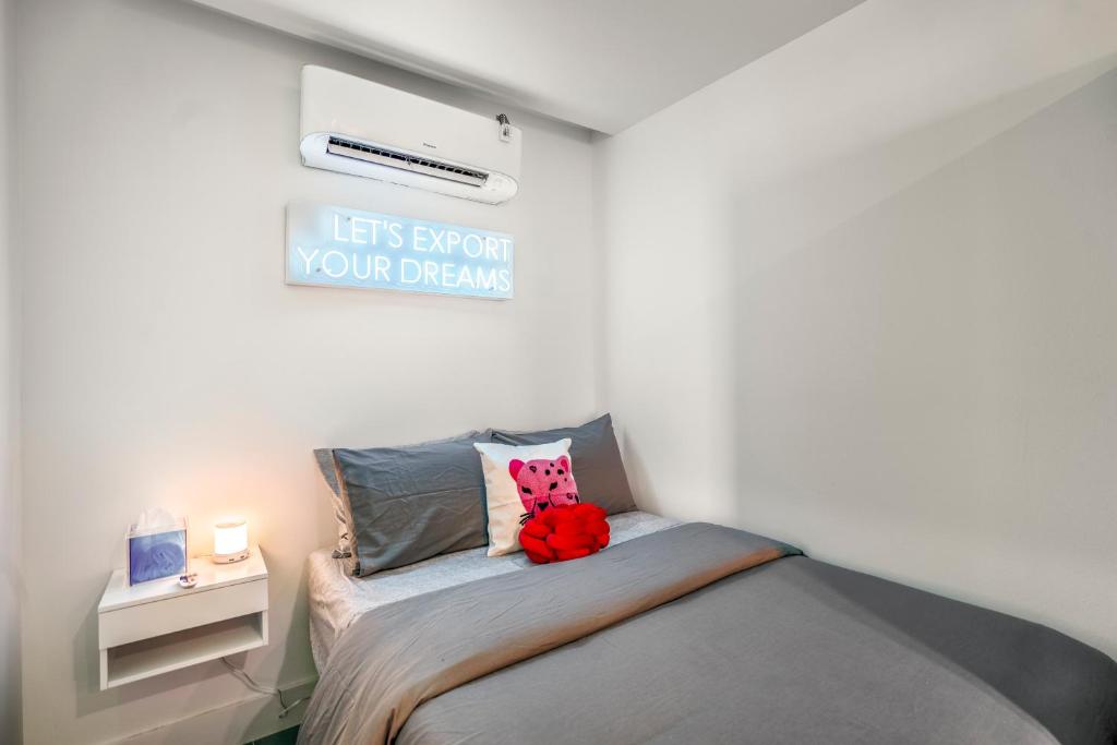 Avocado Container @EADO Juice Box, Houston (updated prices 2025)