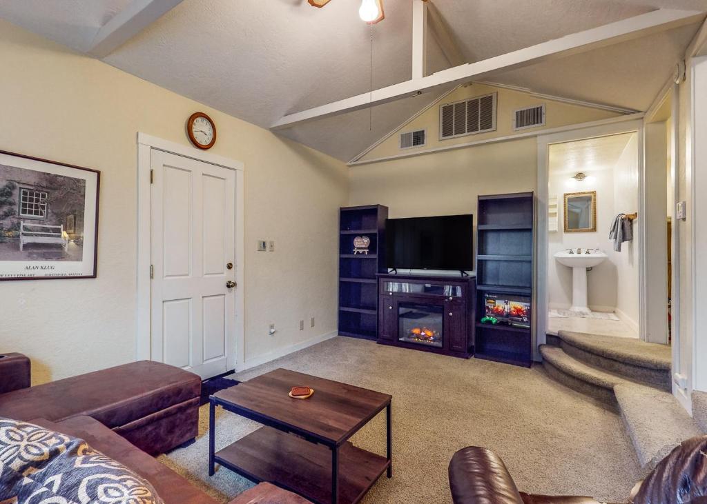 Forbestown Carriage House, Lakeport – Updated 2024 Prices