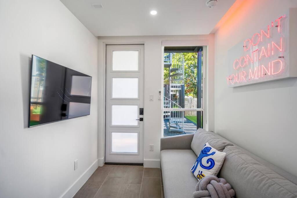 Orange Container @EADO Juice Box, Houston (updated prices 2025)