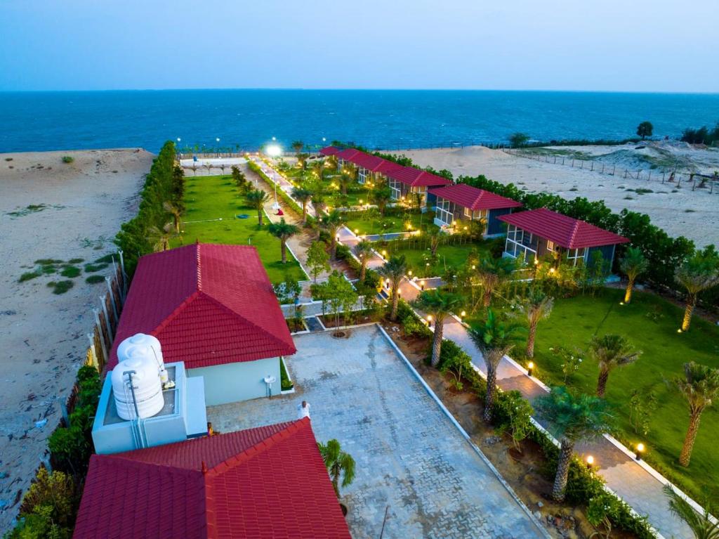 Dusk and Dawn Beach Resort - Mandapam