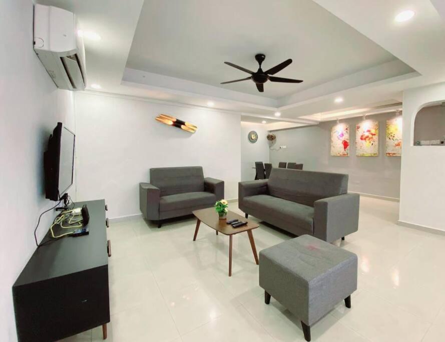 Modern Stylish Double Storey 5Room 9Pax @Icon city, Bukit Mertajam ...