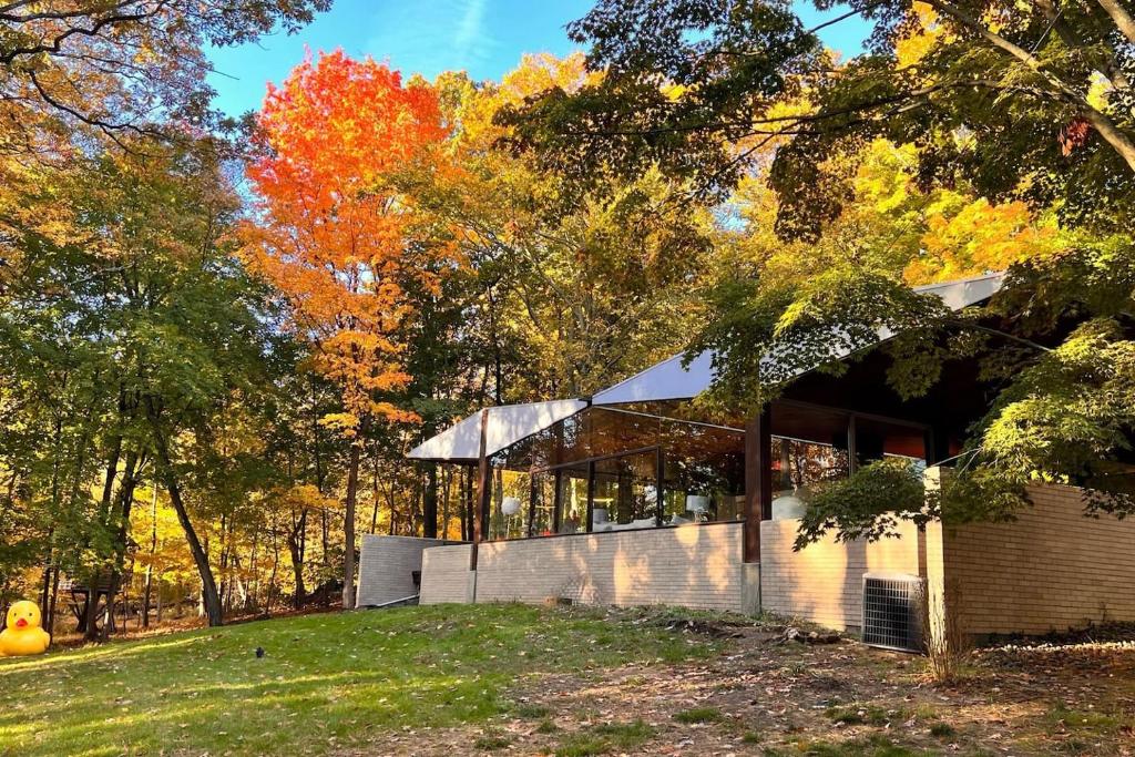 1956 Award Masterpiece .Easy conmute to NYC.Nature surrounded ., Rye ...