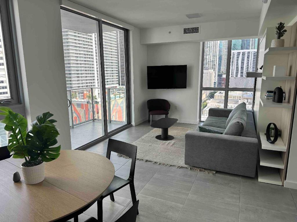 Miami Downtown Comfy Condo-Hotels in a luxury modern building, Miami ...