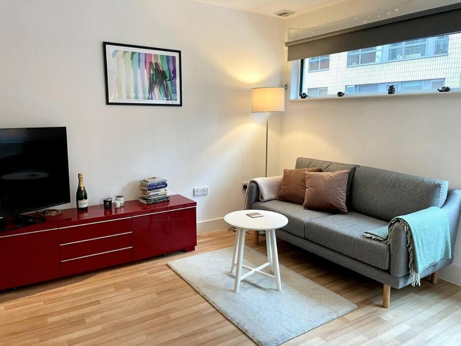 Cosy Scandinavian style studio flat, London (updated prices 2026)