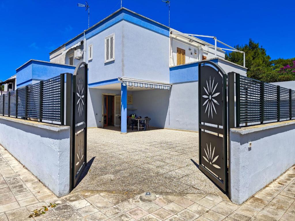 Villetta con 2 bagni in localita con spiaggia m194, Torre dell'Orso ...