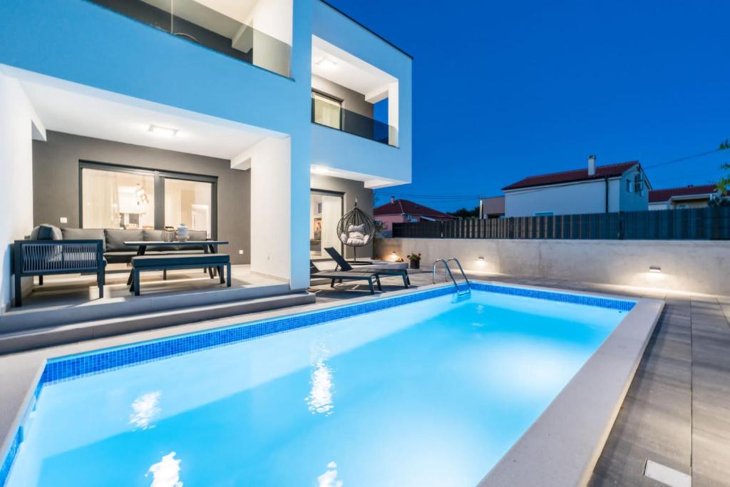 Luxury Villa Venus with heated pool, Privlaka (updated prices 2025)