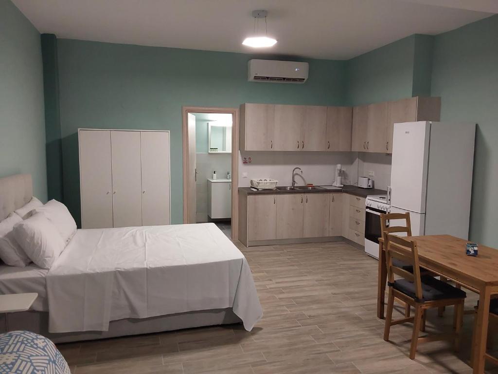Deluxe Double Studio, Tolo (updated prices 2026)