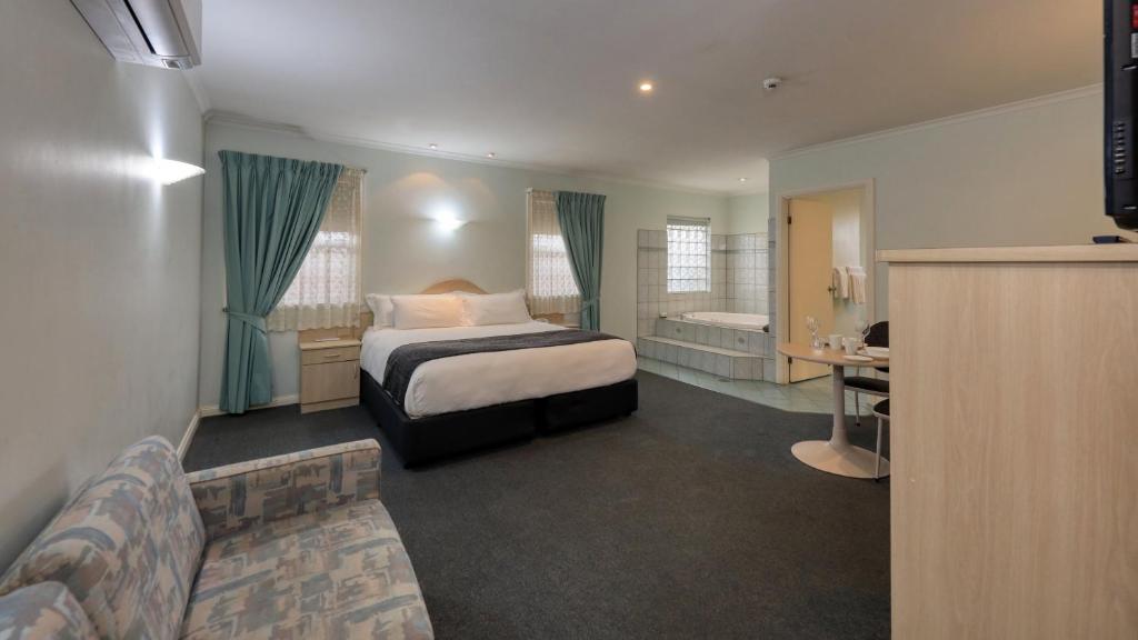 Charles Rasp Motor Inn & Cottages, Broken Hill (updated prices 2025)