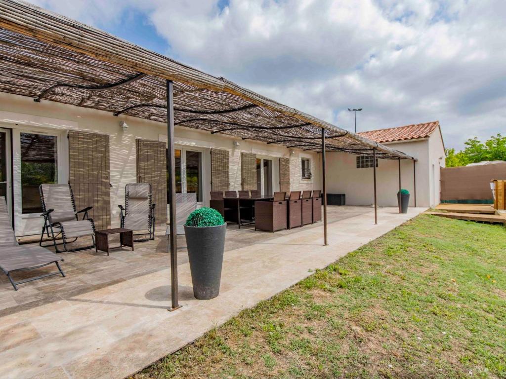 L' Amandier By Interhome - Pernes-les-Fontaines