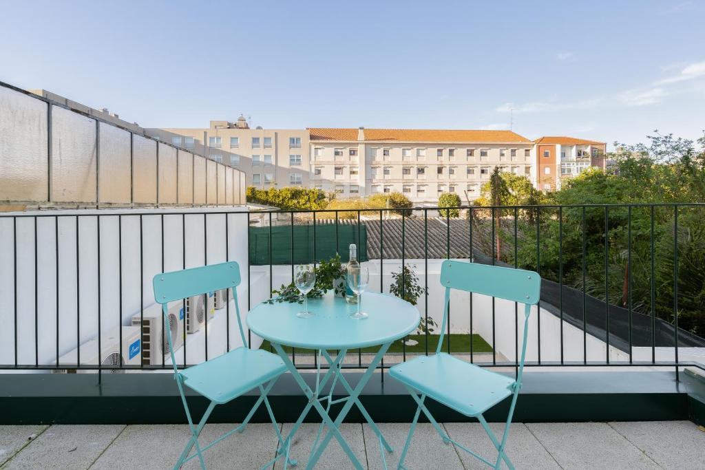 Host Wise - Modern Studios with Terrace - Walk Everywhere, Porto ...