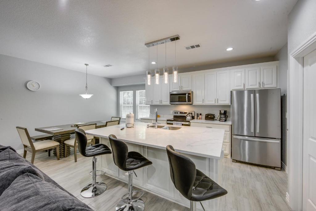 Callender Lake House Fish, Boat and More!, Murchison (aktualisierte ...