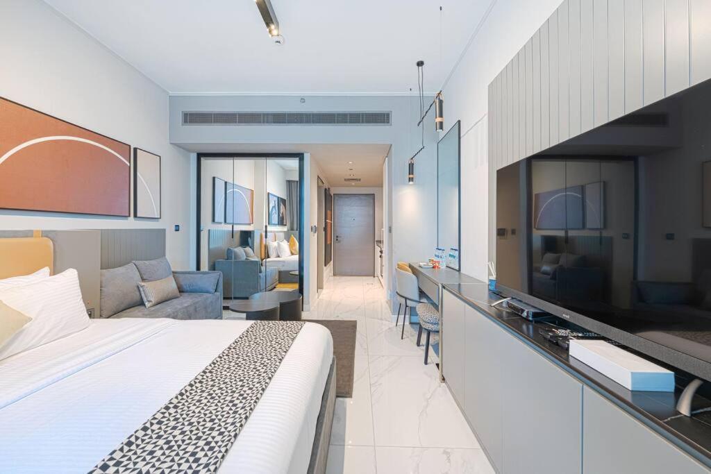 Brand New Studio at MAG 318 Business Bay, Dubái – Precios actualizados 2023