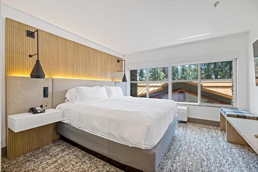 The Evergreen Hotel, McCall (updated prices 2025)