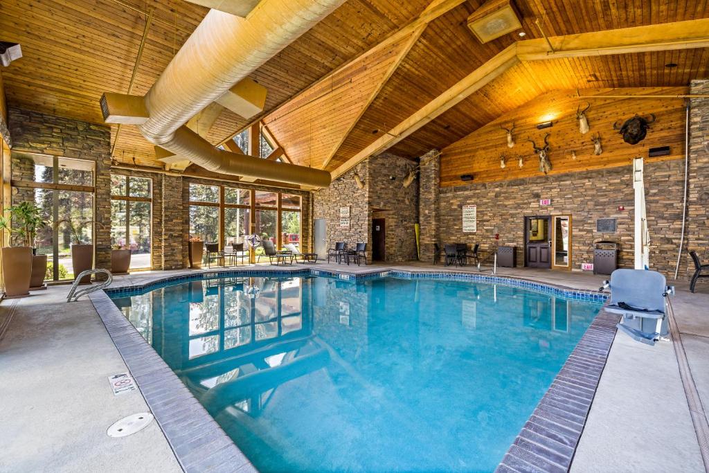 The Evergreen Hotel, McCall (updated prices 2025)