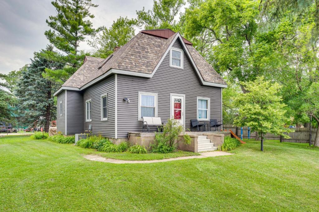 Charming Eagle Grove Farmhouse with Patio!, Eagle Grove (updated prices ...