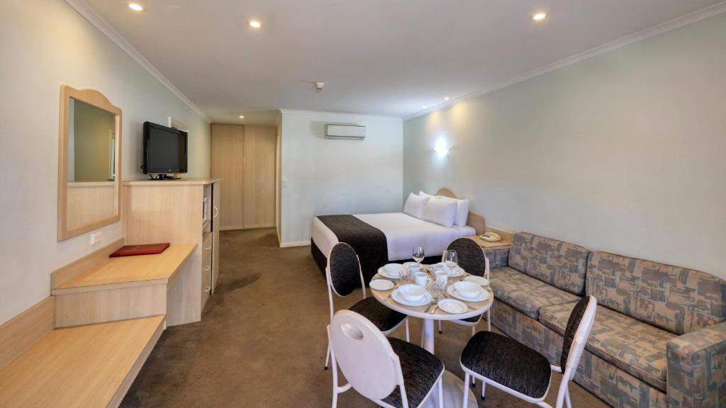 Charles Rasp Motor Inn & Cottages, Broken Hill (updated prices 2025)
