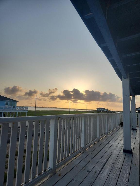 Vacation Home New - Amazing Sunset Views From The Deck, Surfside Beach ...