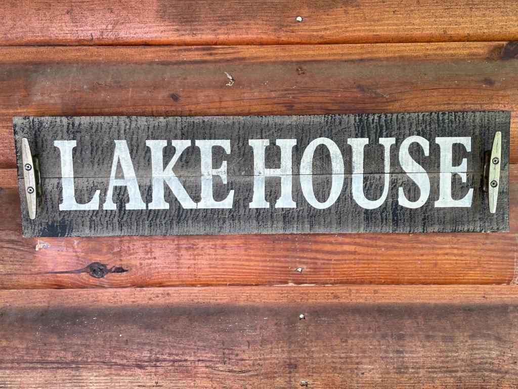 The Lake House only 300 yds from East Port Marina!, Alpine – Updated 2024 Prices