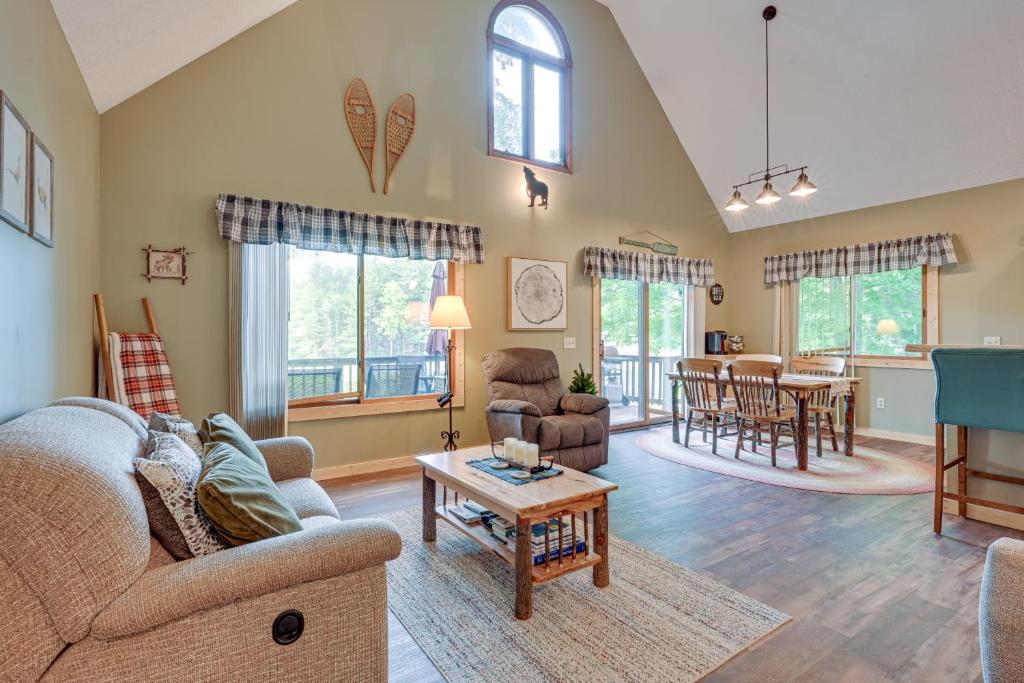 Peaceful Waterfront Cabin on Tittabawassee River!, Alger (updated ...