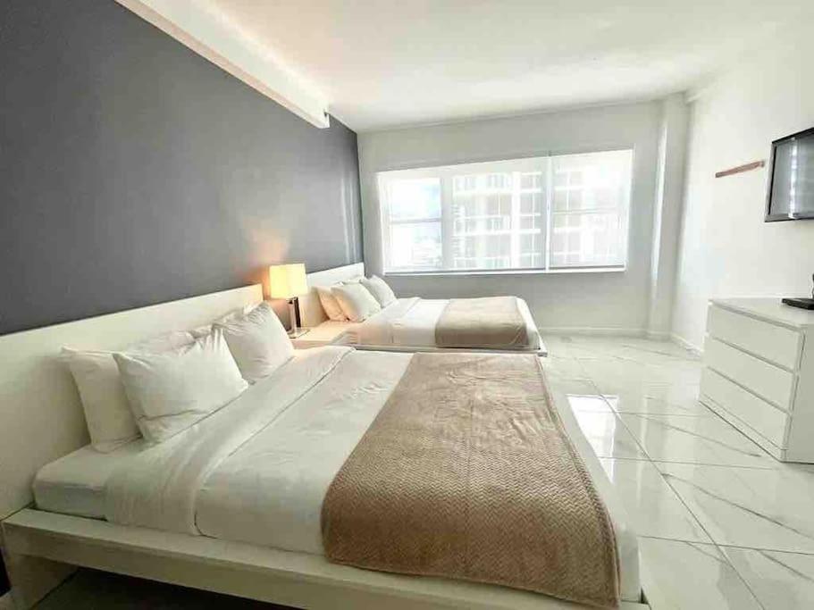 Great Studio Bay View and Parcial Ocean View!!!, Miami Beach (updated ...