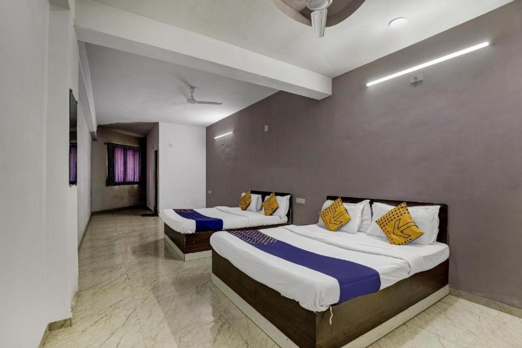 HOTEL CITY PALACE, Bavla (updated prices 2024)