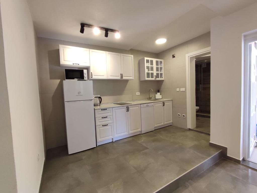Sayohat Apartments, Dobra Voda – Updated 2024 Prices